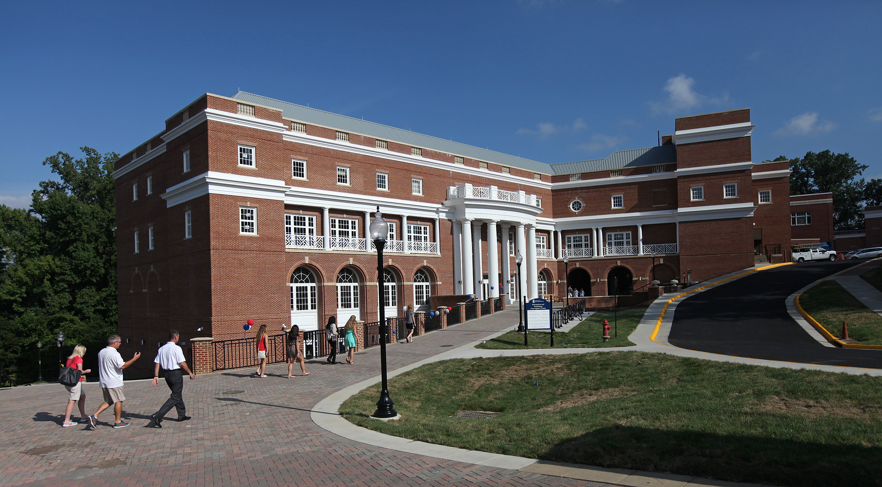 UMW Dedicates Technology Convergence Center - News UMW Dedicates Technology Convergence Center - News