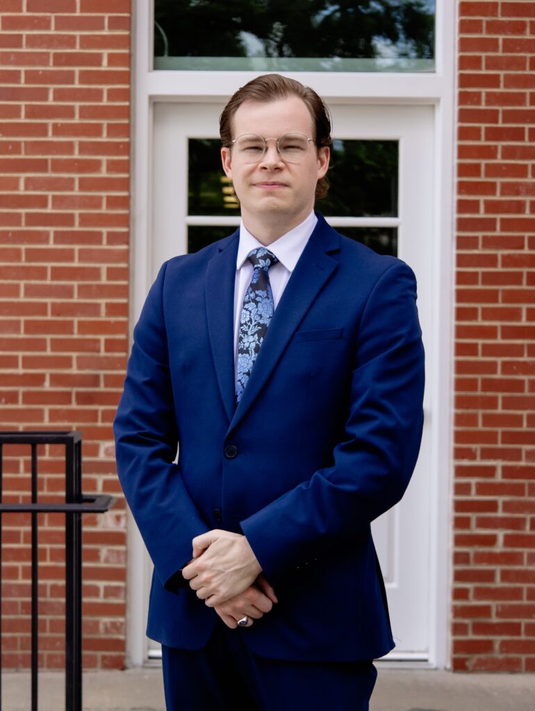 Contact Admissions - Admissions - UMW