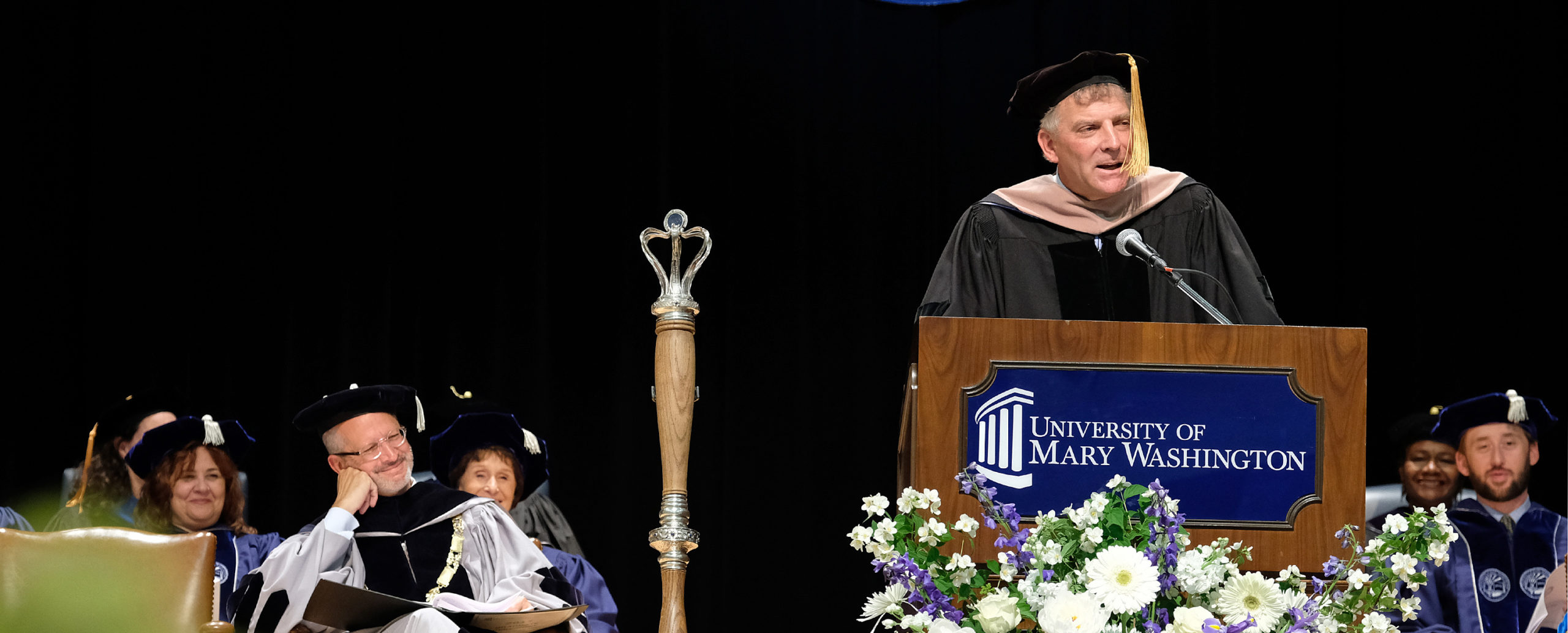 Navy Leader Encourages Graduates to Embrace Change - News
