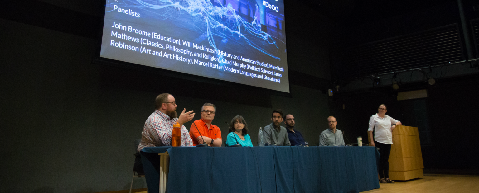 Faculty Panel Ties Social Media to Classroom - News