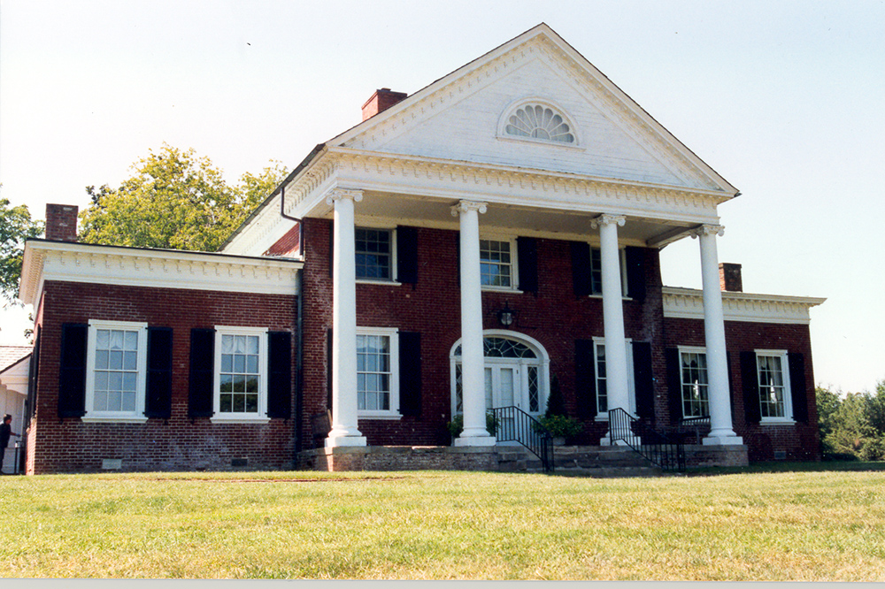 UMW's Brompton Gets Big Date on 'The Bachelor' - News