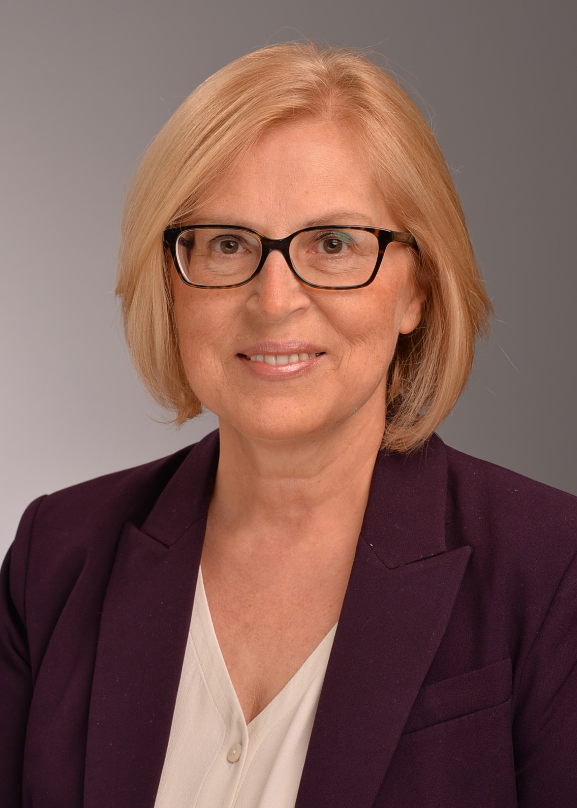 New College of Business Dean Brings Expertise, Shared Values to UMW - News New College of Business Dean Brings Expertise, Shared Values to UMW - News