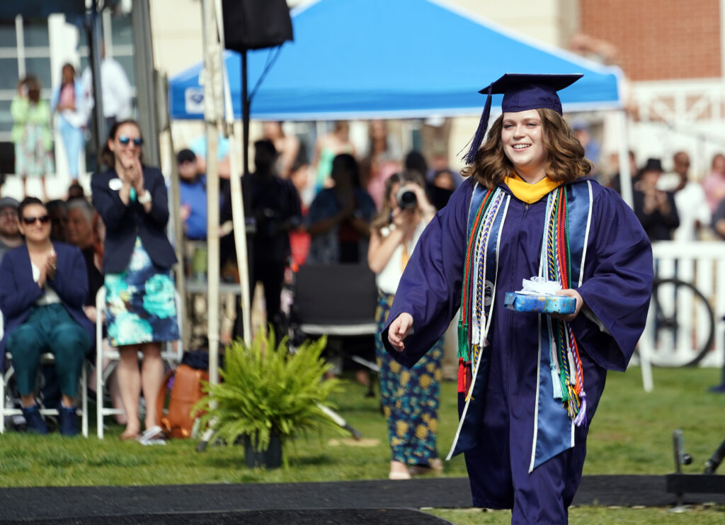 Valedictorians, Professors Take Center Stage at Commencement - News